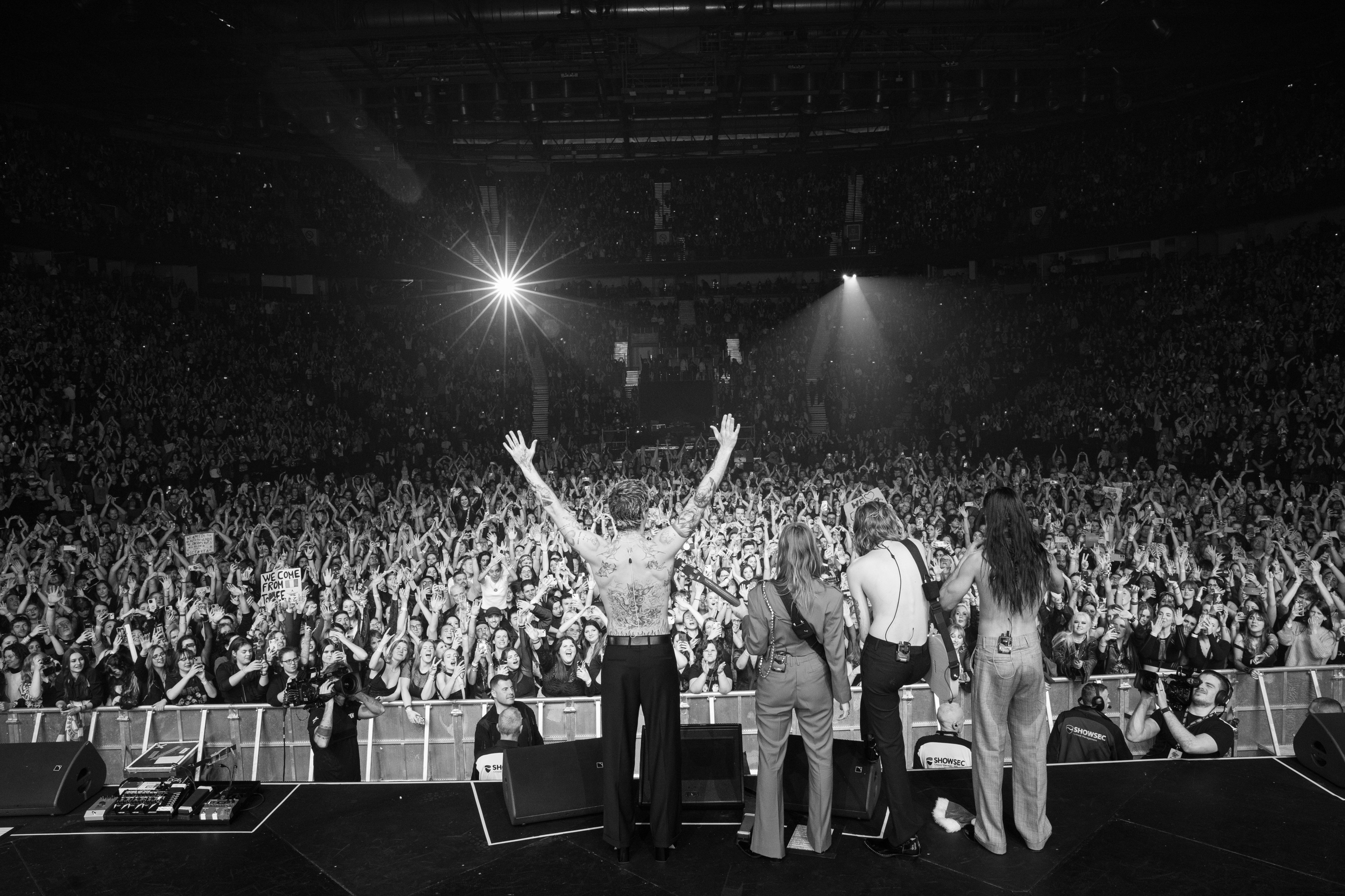 Måneskin Wrap Up Their Huge Year With A Rapturous UK Arena Show | Live ...