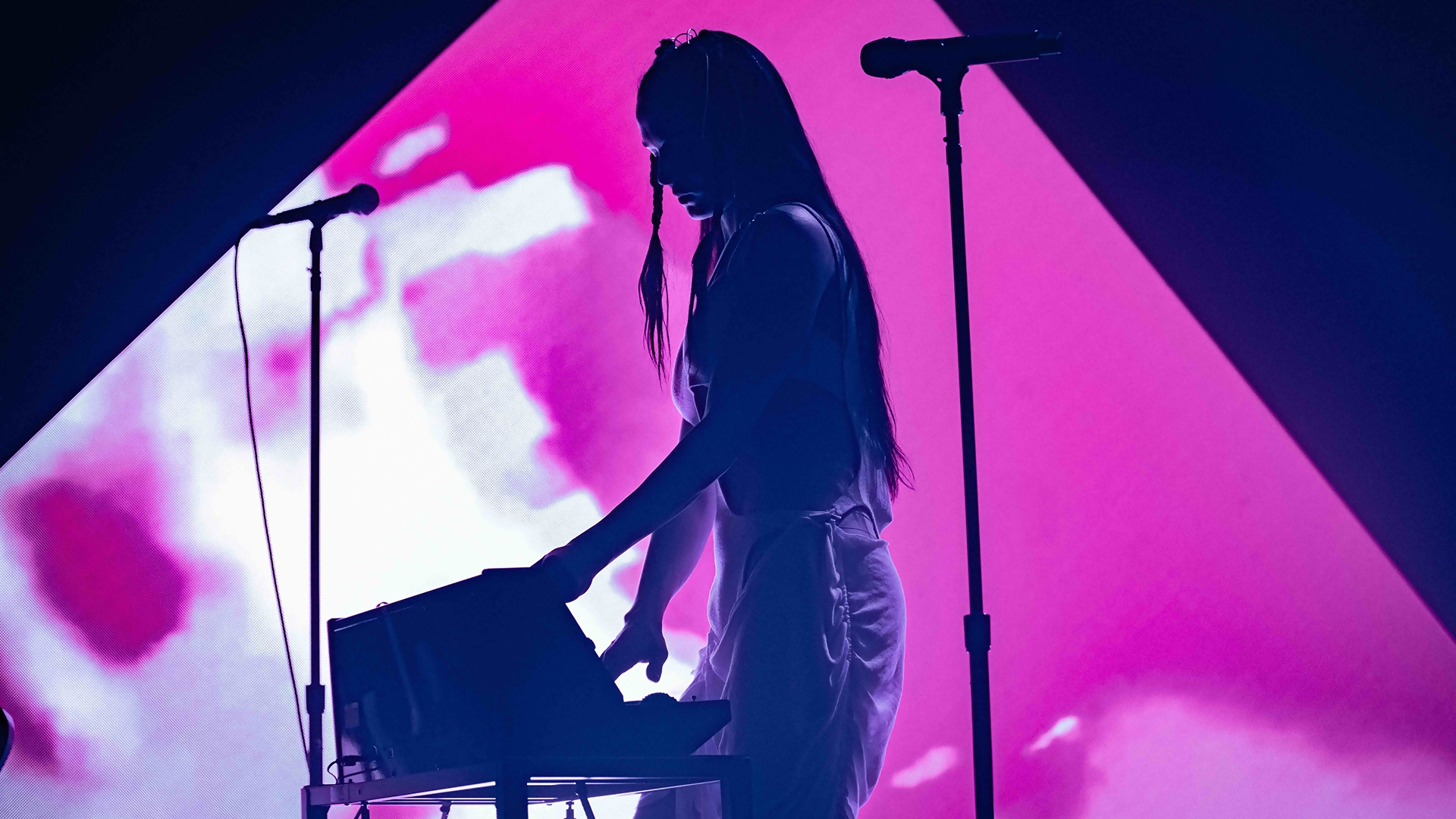 Poppy Reigns Supreme Under The Spotlight | Live Review