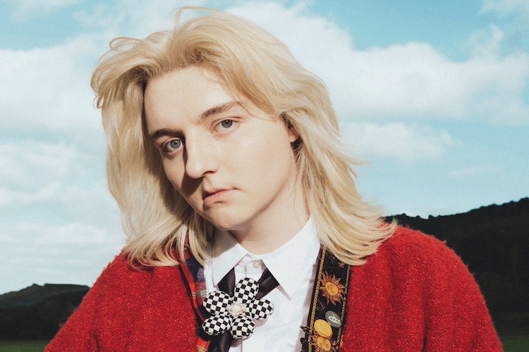 Vienna Vienna Announces Signing To Pete Wentz's DCD2 Records With ...