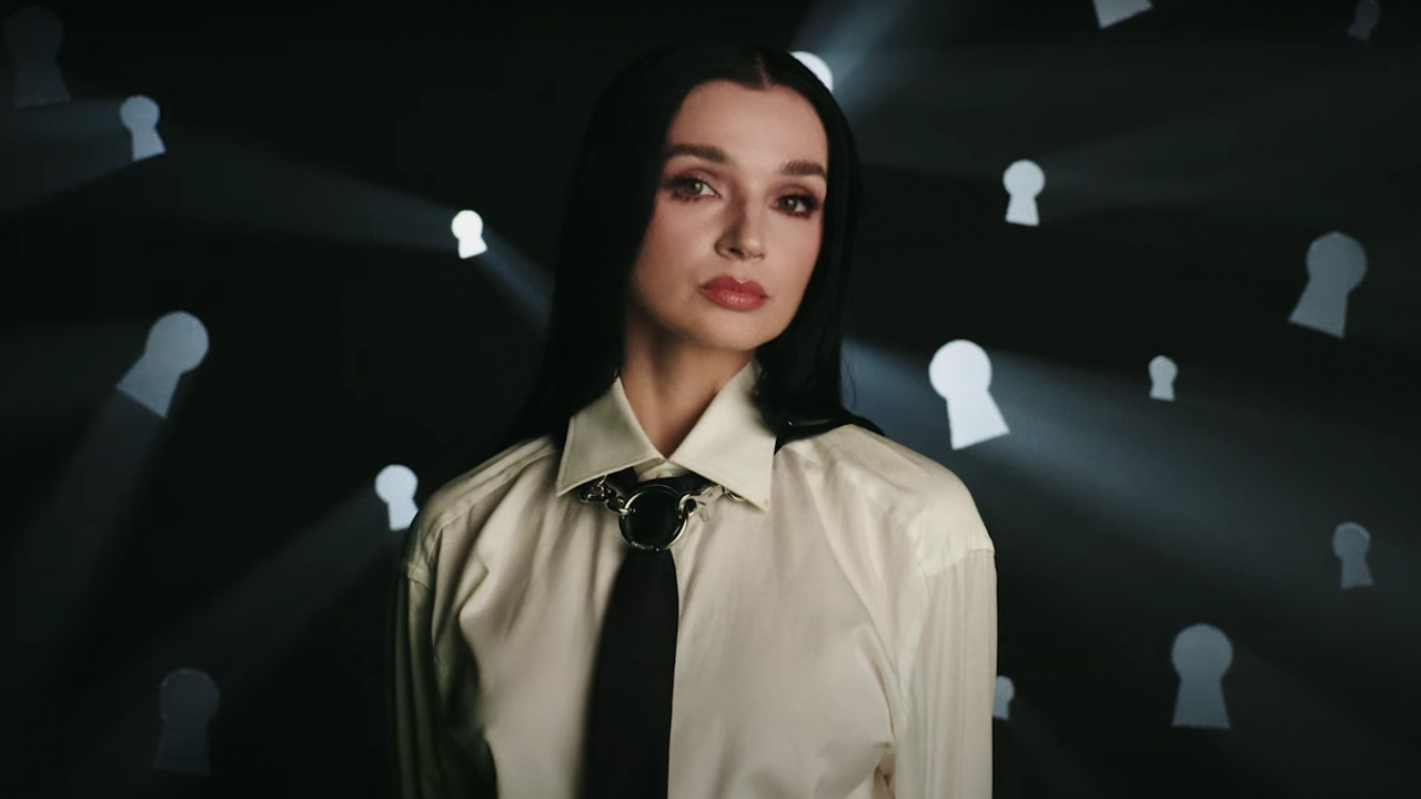 Poppy Announces New Album 'Negative Spaces' - goldmarkvinyl