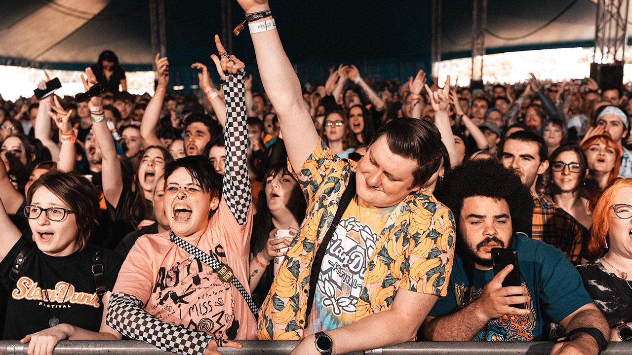 LØLØ, 'Falling For Robots And Wishing I Was One' | The Album Story