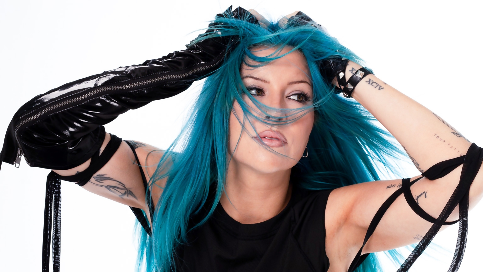 INTERVIEW: Charlotte Sands On New Album ‘Satellite’ & Finding Herself ...